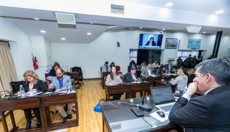 El cambio del nombre del lago Acigami es un “acto irrespetuoso y ...