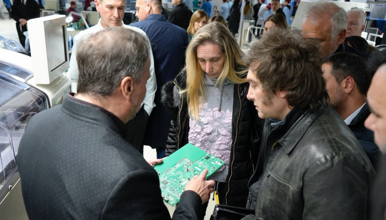 El Presidente Milei recorrió las instalaciones de Newsan y conoció su ...